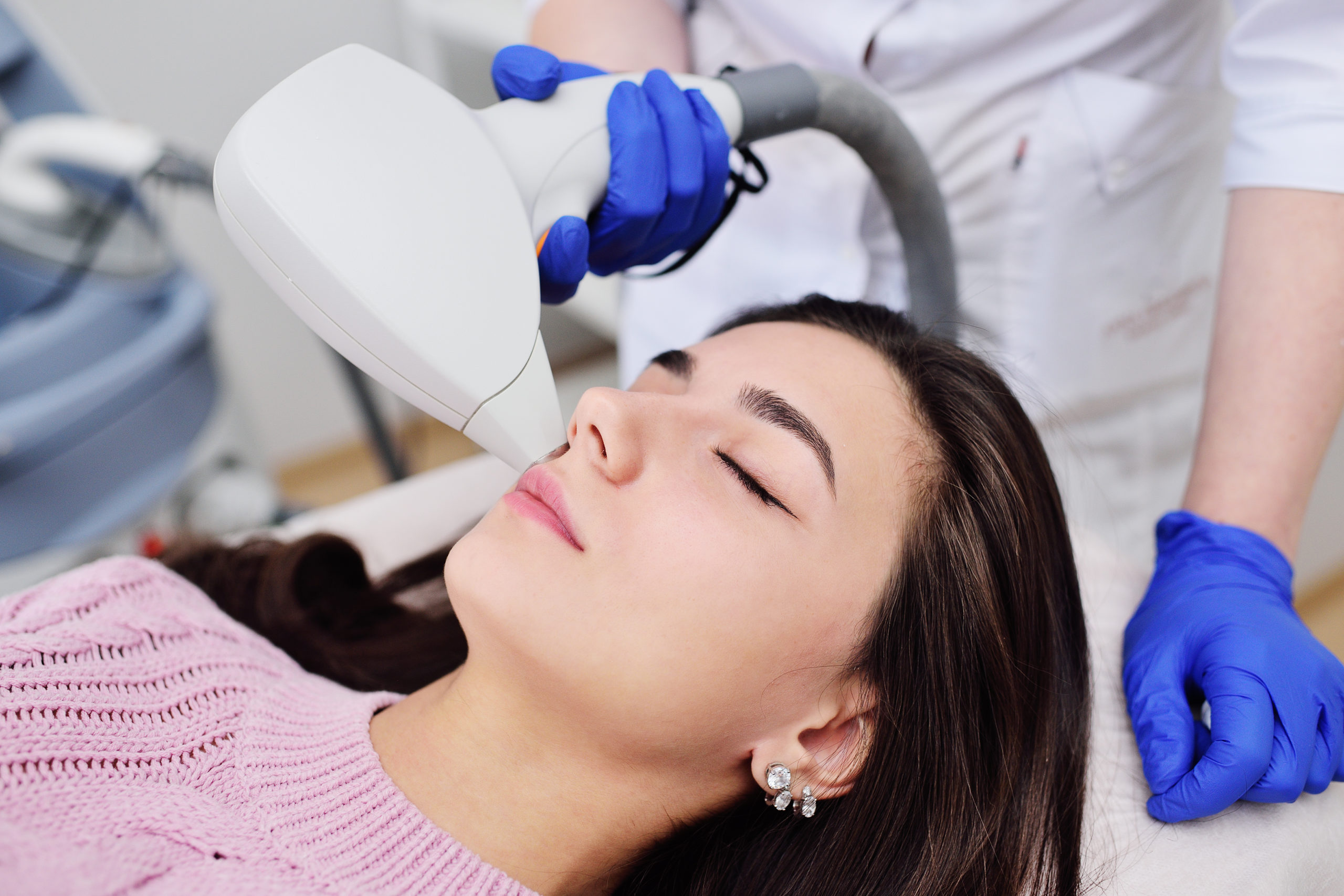 Córnea del ojo dañada: síntomas y cómo tratarla | Blog de OftalmoSalud